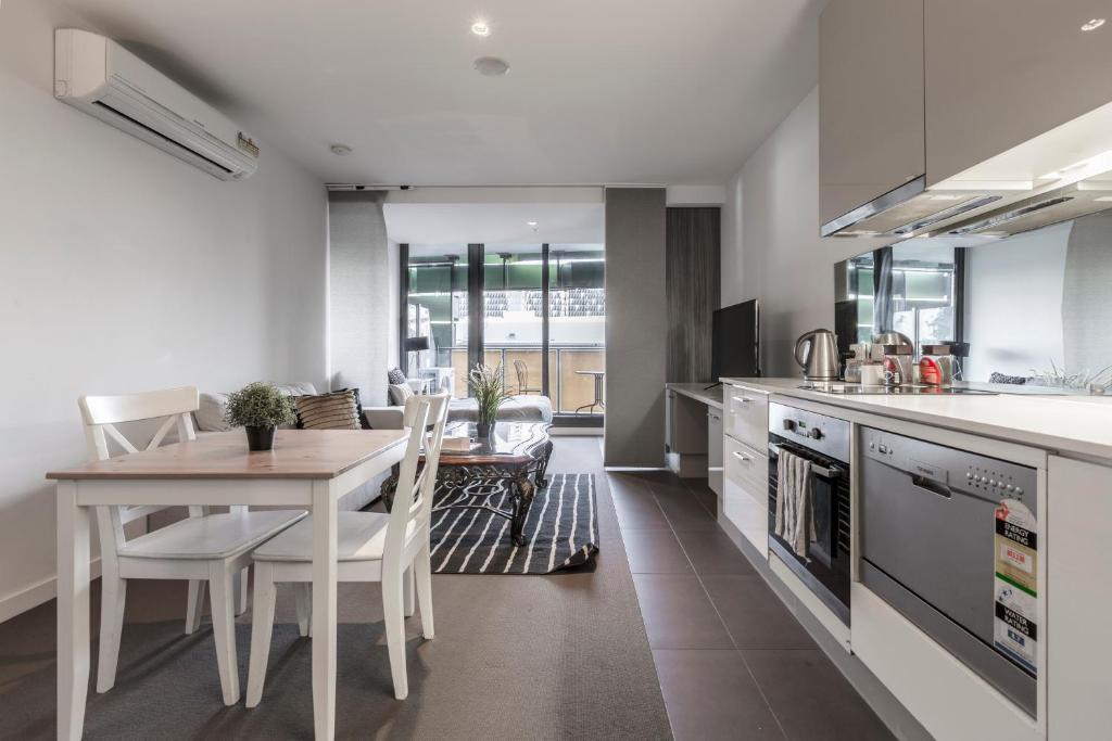 Rose Lane Serviced Apartment - Melbourne Private Homes